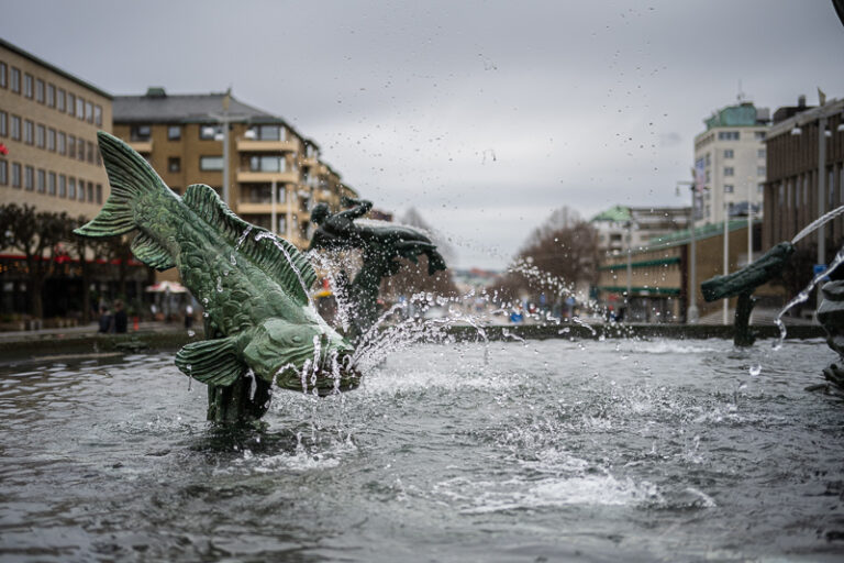 Review: Nikon Z 40mm f/2 - The Street Sniper for Discreet Photography ...